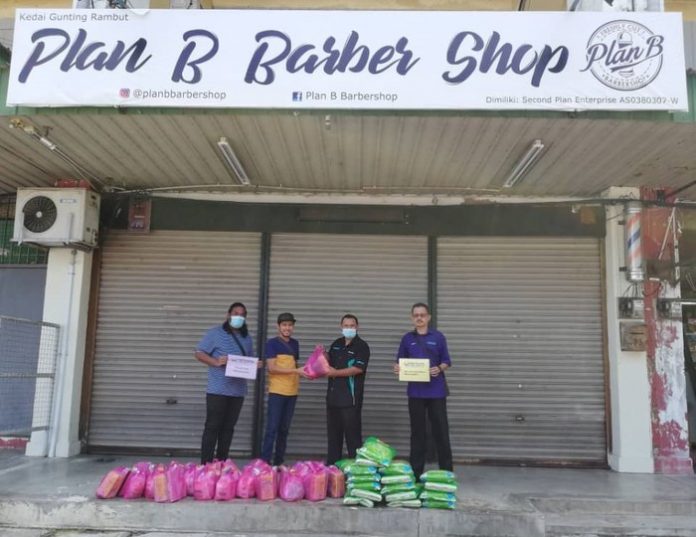 Tukang gunting rambut disantuni YADIM Kedah - Yayasan Dakwah Islamiah ...