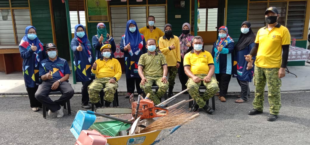 Program gotong royong kerjasama RELA dan Sukarelawan YADIM Kuala Langat ...