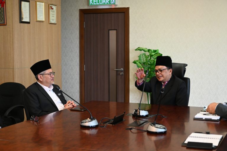 Kunjungan kepada Timbalan Mufti Sabah - Yayasan Dakwah Islamiah Malaysia